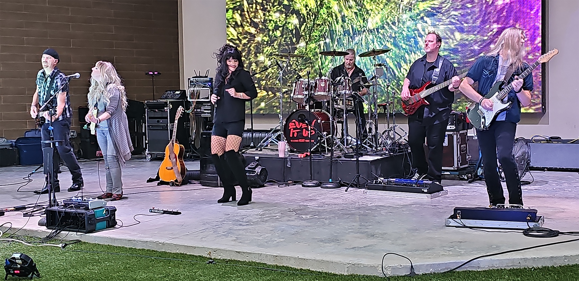 Around Dallas - The Local Music Scene - Renegade Radio